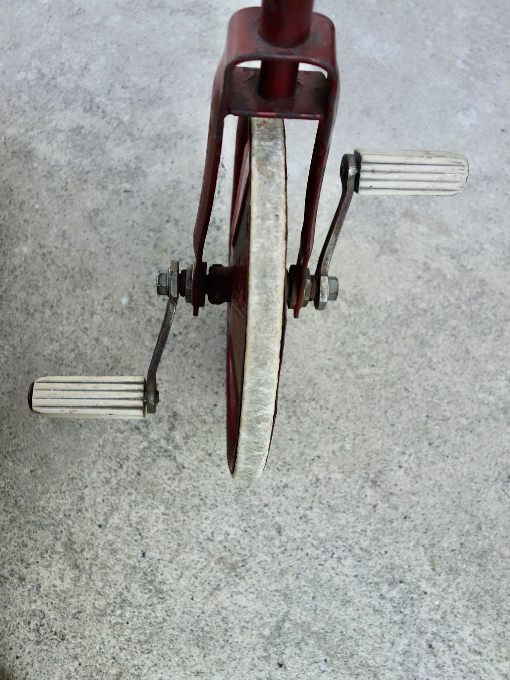 altes weinrotes Dreirad von KEMP Swiss Made (Gebraucht) in Kerzers für ...