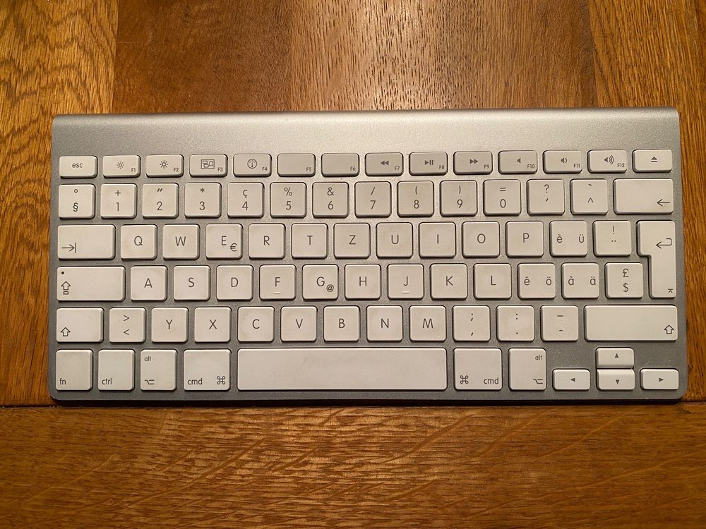Apple Wireless Keyboard CH-Layout 2. Gen. (Gebraucht) in Basel für CHF ...