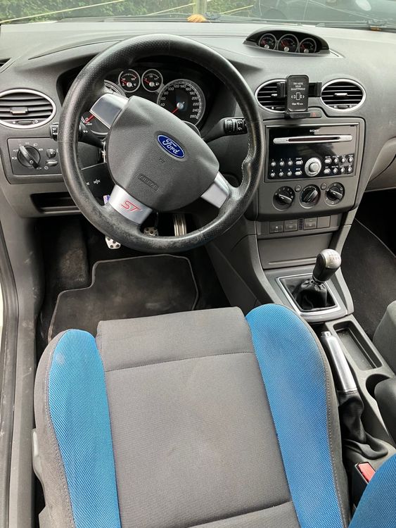 Ford Focus ST mit Motorschaden ab Platz | Kaufen auf Ricardo Ford Focus ST mit Motorschaden ab Platz | Kaufen auf Ricardo