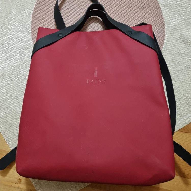 Rains Backpack red (Gebraucht) in Baar für CHF 25 – mit Lieferung auf ...