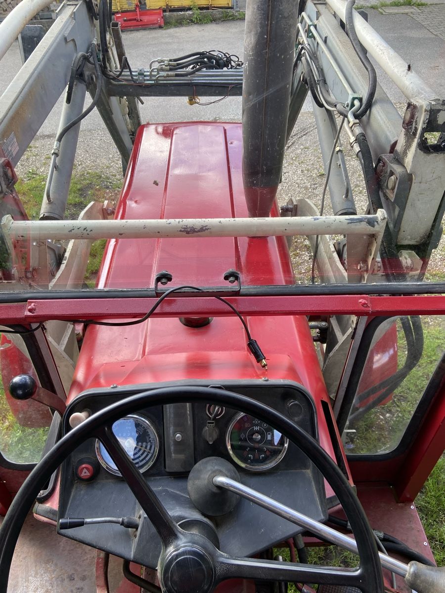 Ihc 744 mit Frontlader Case Ih (Gebraucht) in Wiler b. Seedorf für CHF 6500 – nur Abholung auf ...