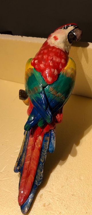 Papagei (roter Ara) aus glasiertem Ton - Wandschmuck | Kaufen auf Ricardo