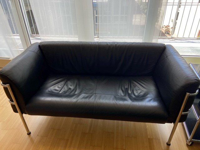 Schwarze Ledersofa-Garnitur (1er Sessel, 2er Sofa, 3er Sofa) | Kaufen auf Ricardo