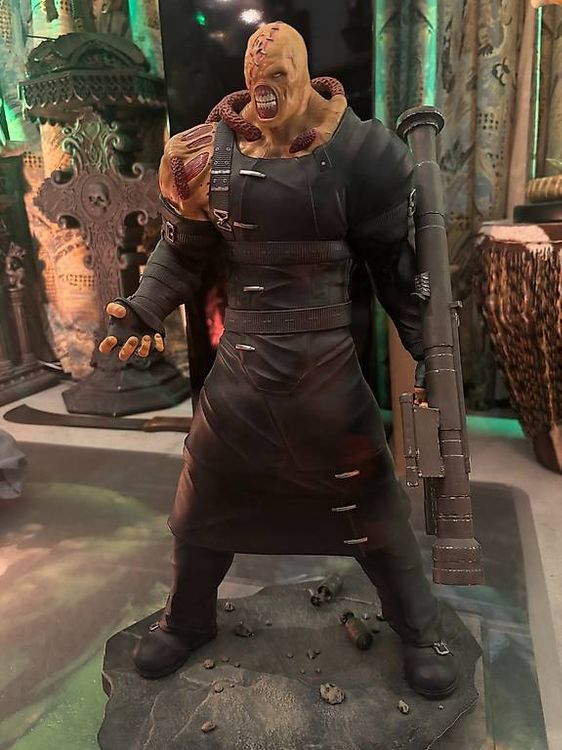 Resident Evil's NEMESIS Statue von Hollywood Collectibles (Gebraucht ...