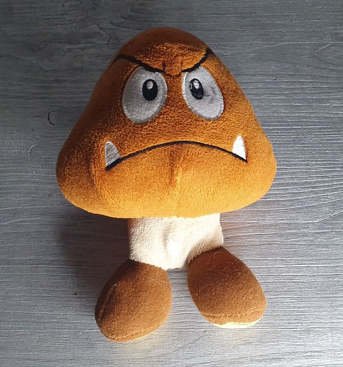 Goomba / Gumba - Super Mario Bros. Plüschtier (Gebraucht) in Gross für ...