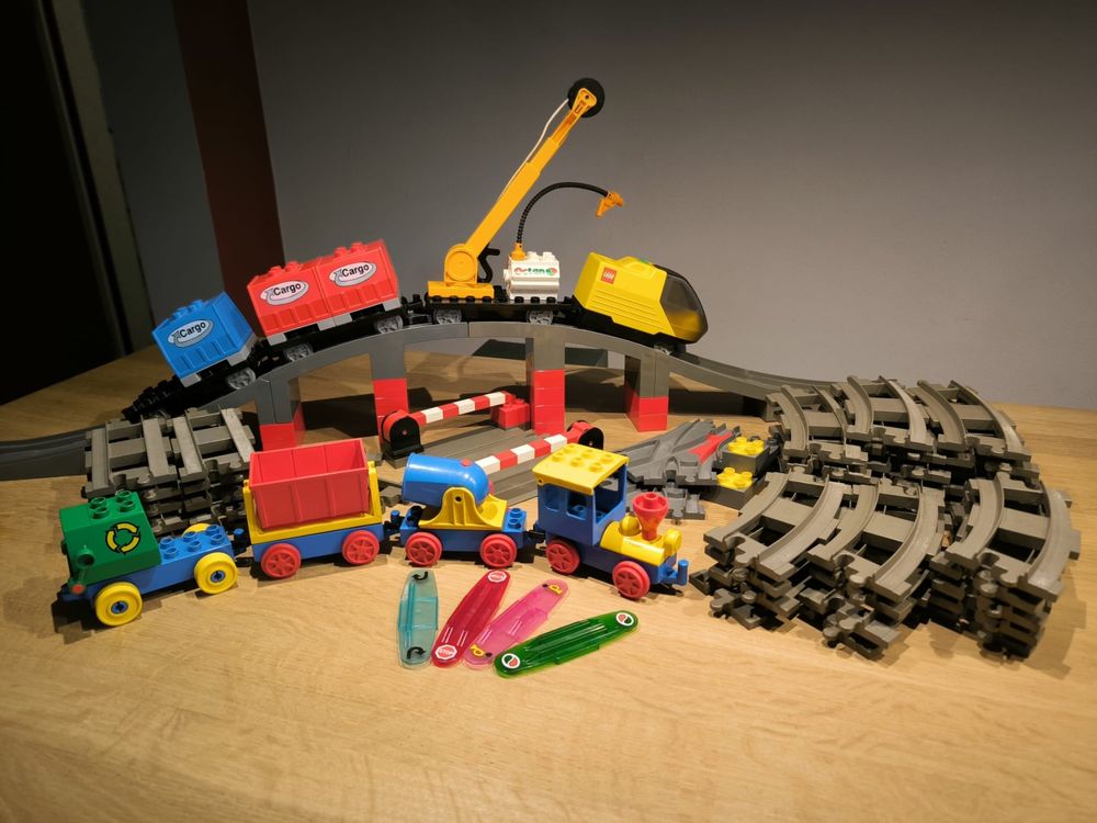 Grosses Dulpo Schienen-Set mit zwei Zügen (Gebraucht) in Zürich für CHF ...