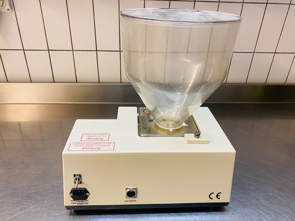 Edhard Dosiermaschine / Gebäckfüllmaschine, Bäckerei (Gebraucht) in ...