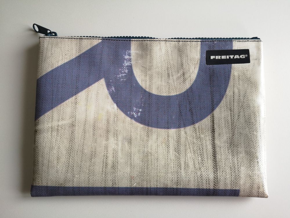 FREITAG CHUCK F07 POUCH M (Gebraucht) in Sissach für CHF 30 – mit ...