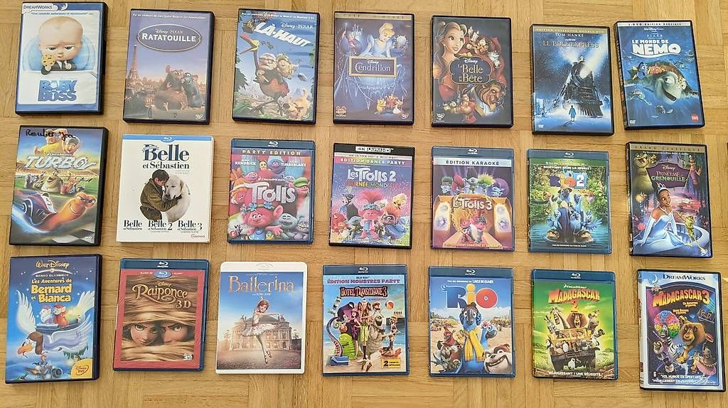 Lots de 22 DVD + Blu ray + 4K Disney + autres (Gebraucht) in Orbe für ...