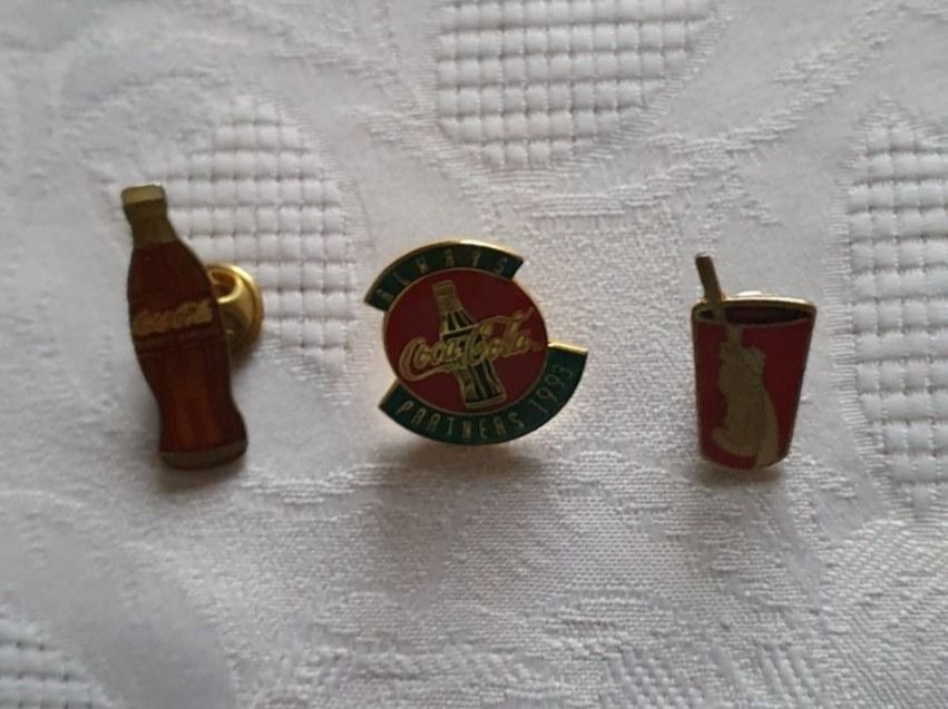 3 Coca Cola Pin (Gebraucht) in Läufelfingen für CHF 10 – mit Lieferung ...