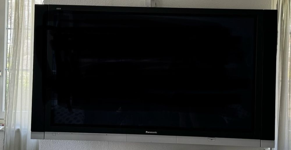 Panasonic Plasma TV 65 Zoll mit Wandhalterung | Kaufen auf Ricardo