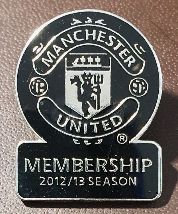 T467 - Pin FC Manchester United RED Devil's Member 12/13 (Gebraucht) in ...