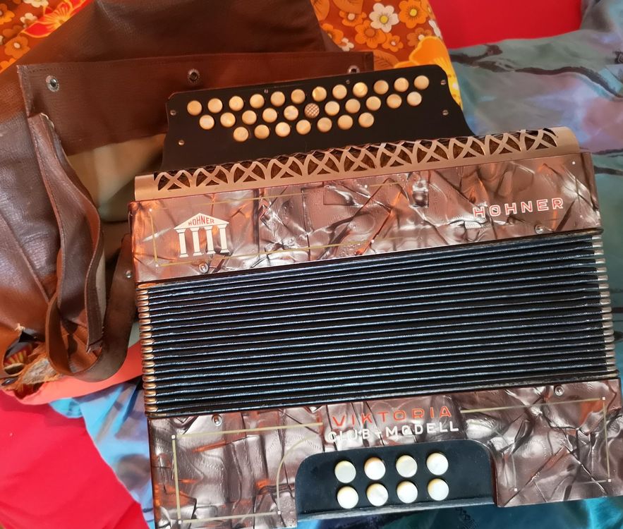 Akkordeon Hohner Viktoria Club-Modell inkl. Tragetasche | Kaufen auf ...
