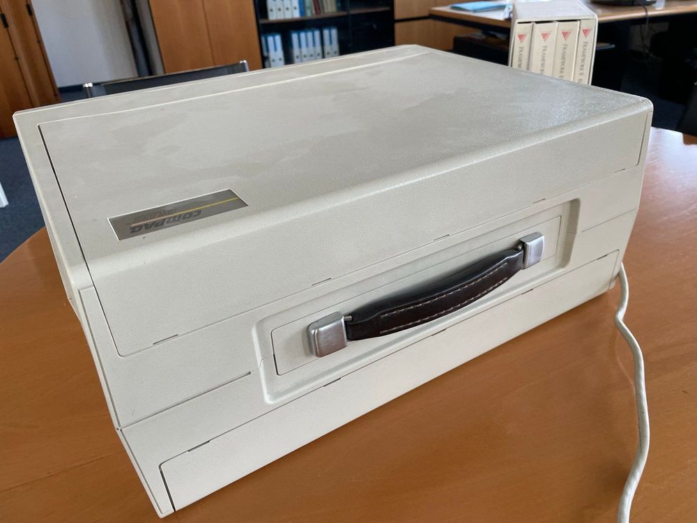 Vintage Computer Compaq Plus Portable (Gebraucht) in Bergdietikon für ...