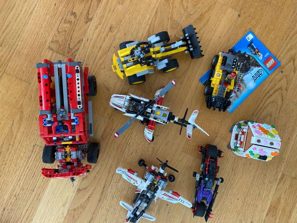 Lego Technic Lot - 6 Fahrzeuge, 1Haus (Gebraucht) in Cham für CHF 36 ...