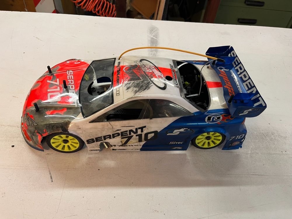 RC Auto Serpent 710 mit zusätzlichen Carosserien | Kaufen auf Ricardo