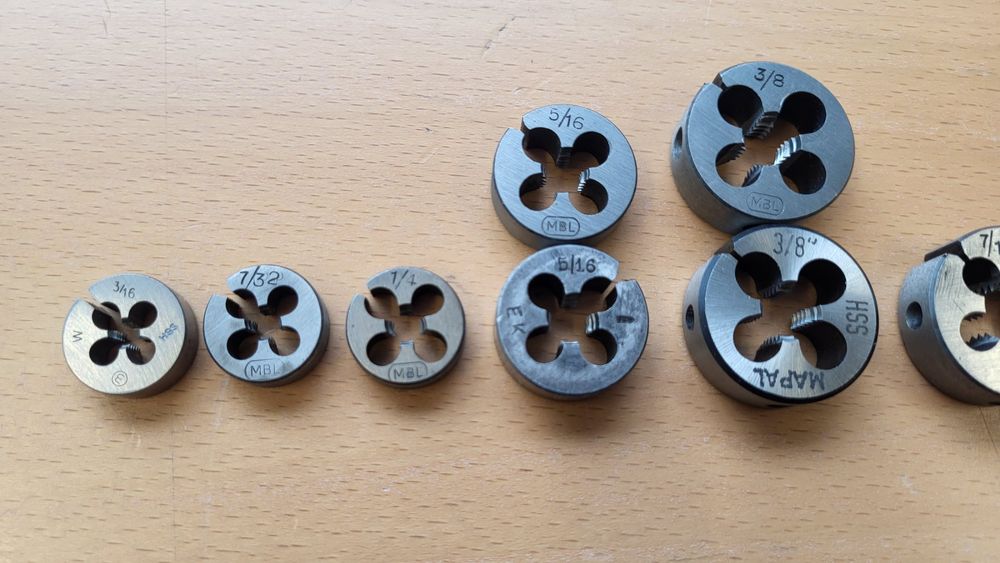 Schneideisen Gewindeschneider Zoll (Gebraucht) in Davos Dorf für CHF 32 – mit Lieferung auf ...