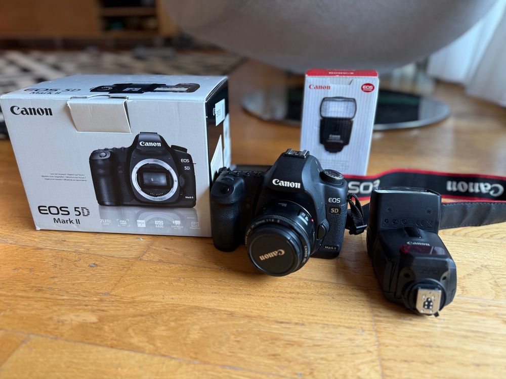 Canon EOS 5D Mark II - inkl. Canon EF 50mm f/1.8 und Blitz (Gebraucht ...