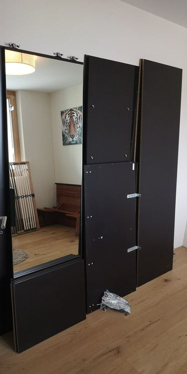 Ikea Morvik Kleiderschrank mit Beleuchtung abzugeben (Gebraucht) in ...