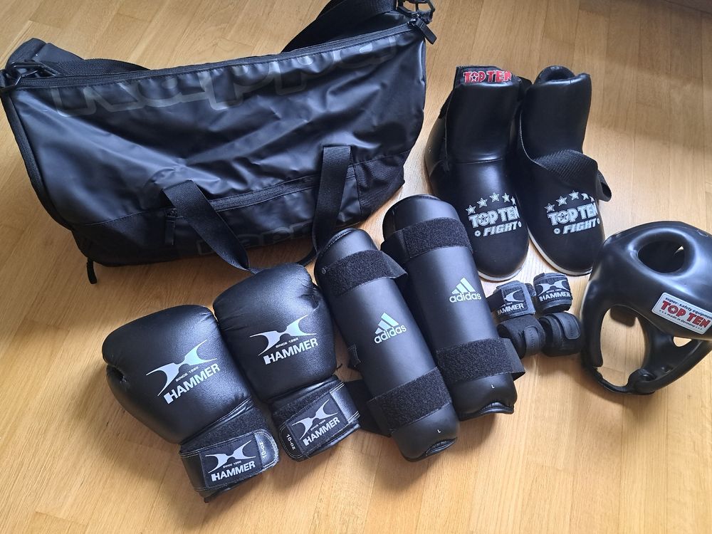 Kickbox-Ausrüstung (Gebraucht) in Kriens für CHF 90 – mit Lieferung auf ...