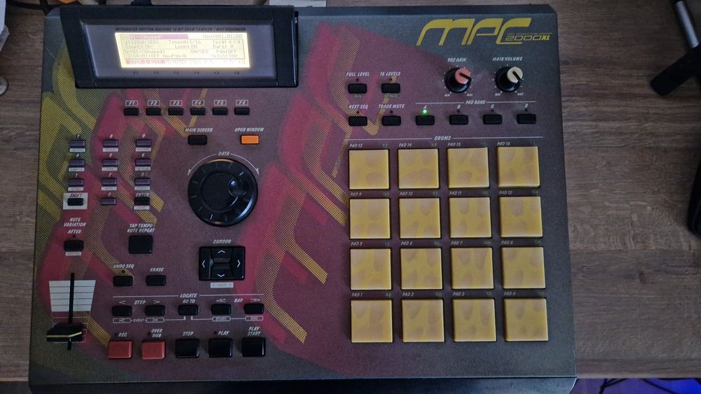 Akai MPC 2000 XL Limited Edition (Gebraucht) in Zürich für CHF 400 – mit Lieferung auf Ricardo ...