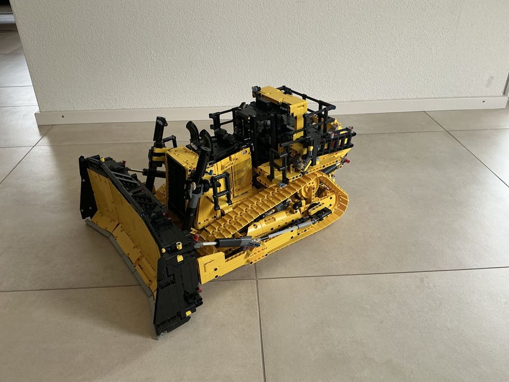 LEGO Technic Raupe/Bulldozer CAT D11 - Top Zustand! (Gebraucht) in ...