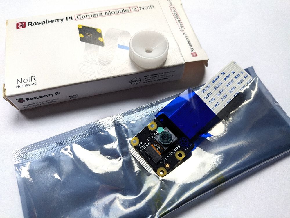 Raspberry Pi Camera Module V2 NoIR (Neu und originalverpackt) in ...