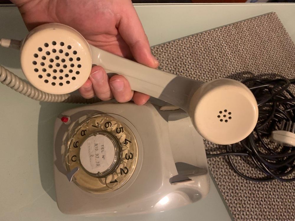 Altes Telefon PTT Modell 70 grau mit Erdtaste | Kaufen auf Ricardo