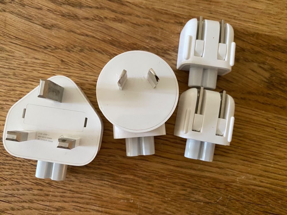 4 Apple Reiseadapter Stecker Ladegerät Set (Gebraucht) in für CHF 9.9 ...