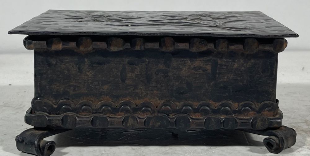 Antike Eisen Miniatur Schatulle mit Verzierung | Kaufen auf Ricardo