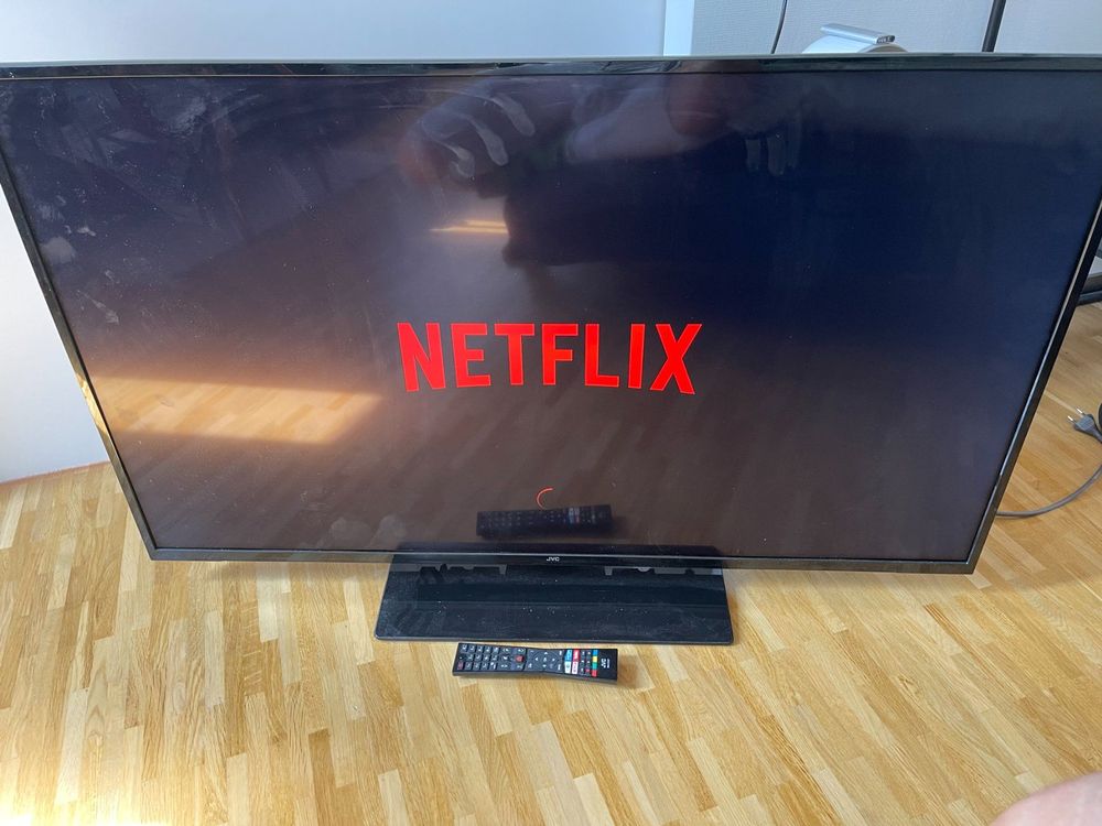 JVC 49"(124cm) UHD 4K SMART WIFI TV (Gebraucht) in Zürich für CHF 150 ...