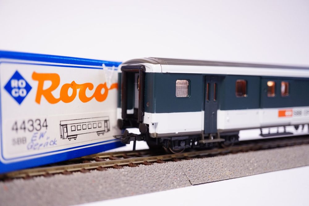 1ß Roco 44334 SBB Gepäckwagen EW IV Design| Innenbeleuchtung (Gebraucht ...