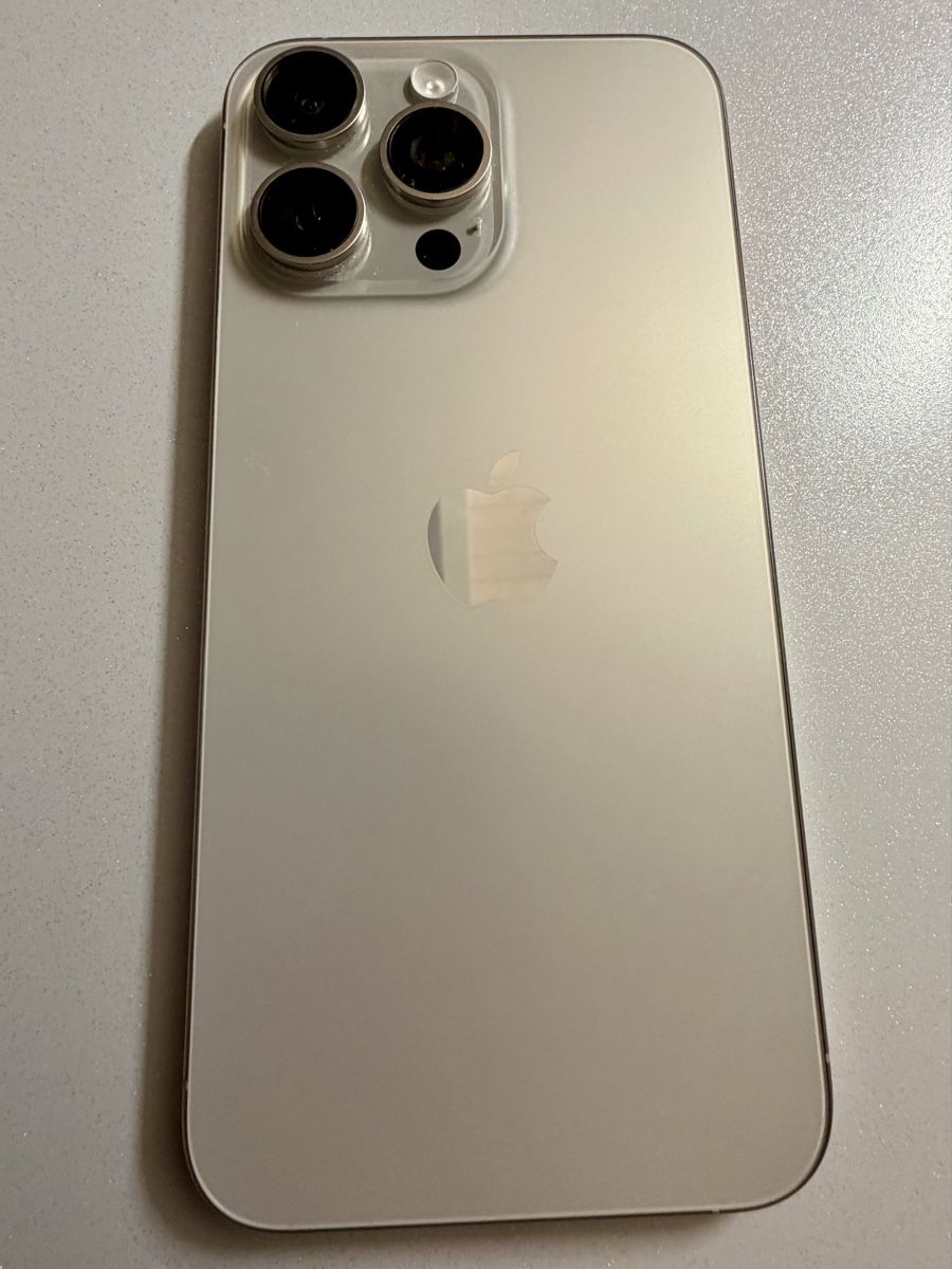 iPhone 15 Pro Max, 256GB, Titan Natur, Apple Care+ bis 2026 (Gebraucht ...