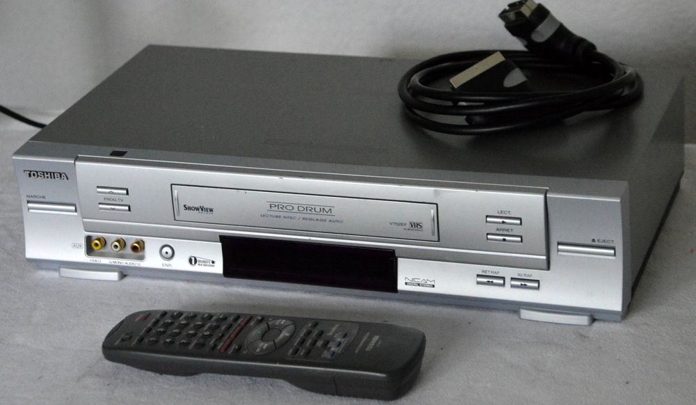 Videorecorder / magnétoscope VHS Toshiba V-752EF (Gebraucht) in ...