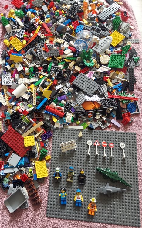 Lego Mix ca. 1,9 Kilo mit grauer Platte usw | Kaufen auf Ricardo