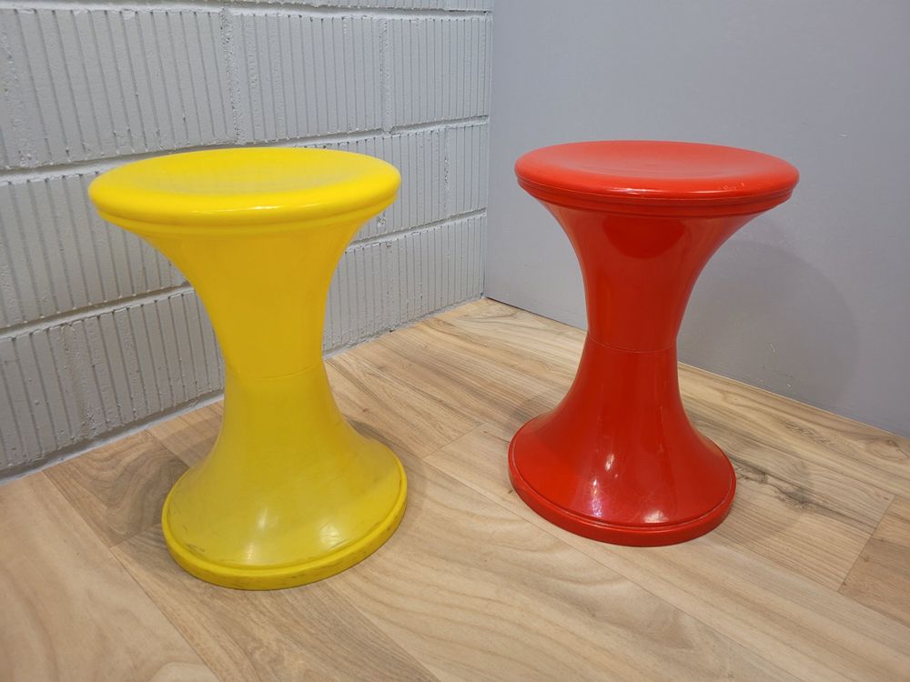 Made in Hong Kong Stool Set Gelb-Rot Hocker Tulpenfuss | Kaufen auf Ricardo
