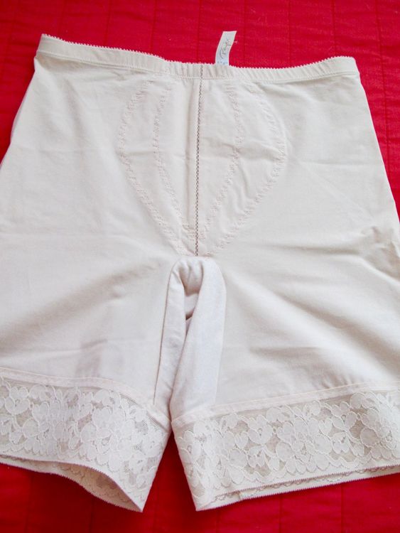 GAINE CULOTTE PLAYTEX (Neu (gemäss Beschreibung)) in für CHF 8.9 – mit ...