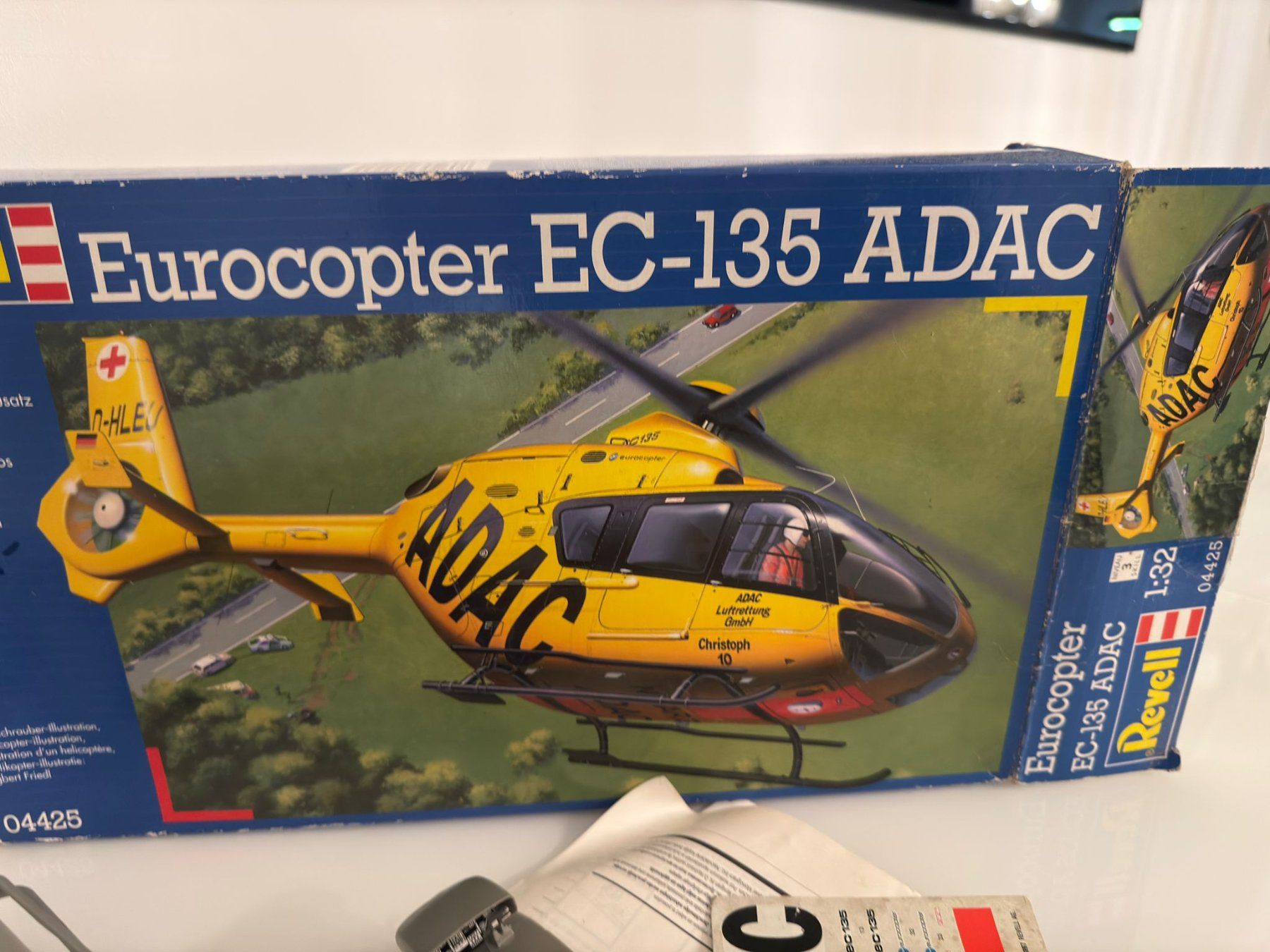 Revell Eurocopter EC-135 ADAC 1:32 - Modellbausatz (Gebraucht) in ...