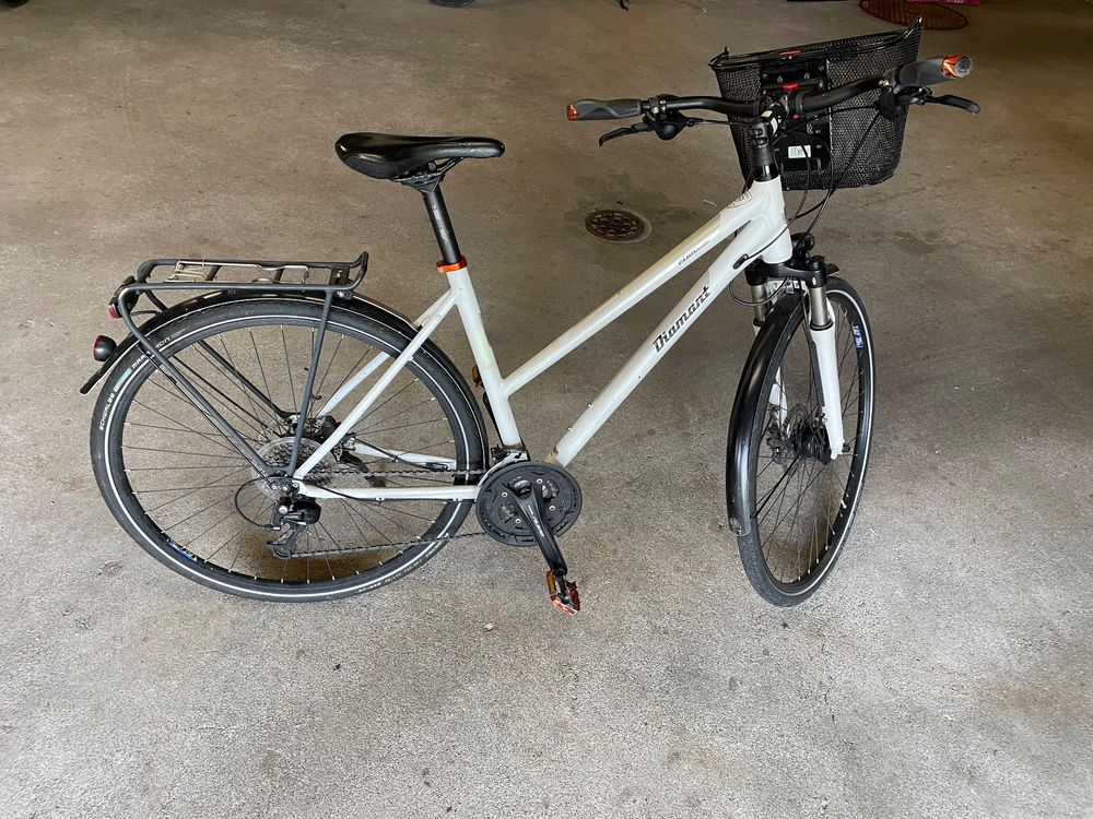 Sehrgut ausgestattetes Damen Velo – Diamant elan deluxe | Kaufen auf ...