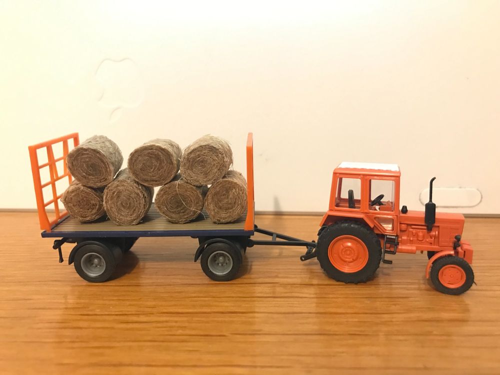 Busch Belarus Mts 82 Traktor mit Anh. + Ladung (echtes Heu) (Gebraucht ...