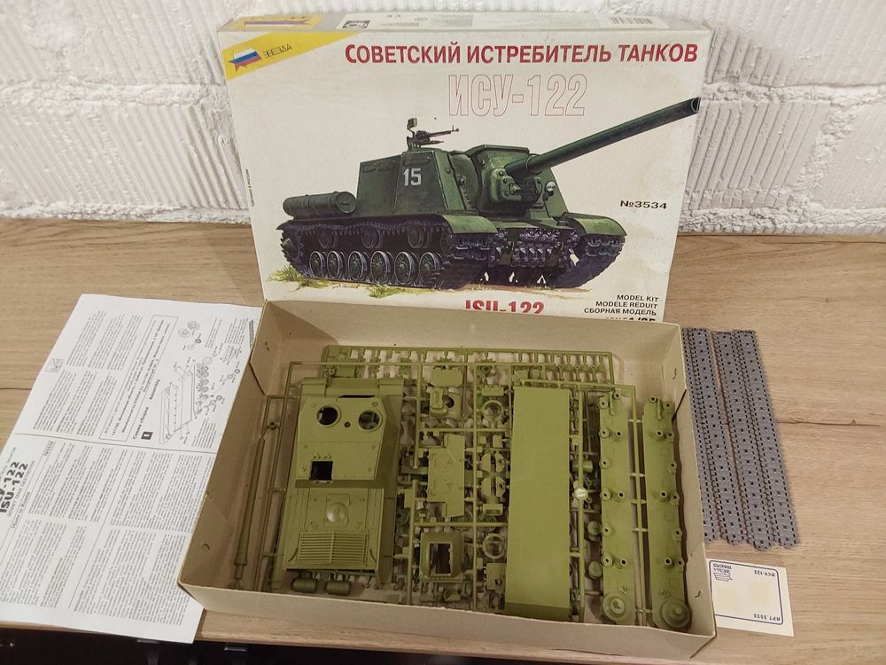 Zvezda Soviet Tank Destroyer JSU-122 1 :35 (Neu und originalverpackt ...