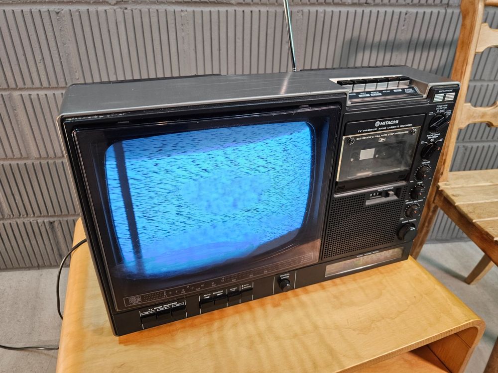 1980 Hitachi Solid State TV Radio Cassette Recorder Portable | Acheter ...