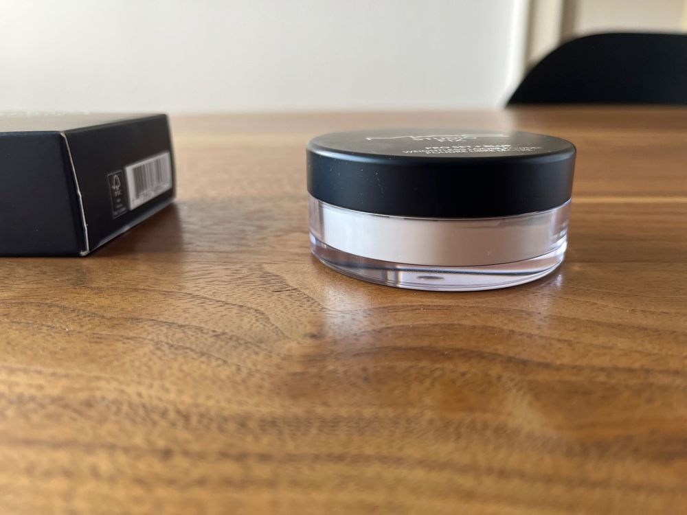 MAC Studio Fix Pro Set + Blur Translucent | Kaufen auf Ricardo MAC Studio Fix Pro Set + Blur Translucent | Kaufen auf Ricardo