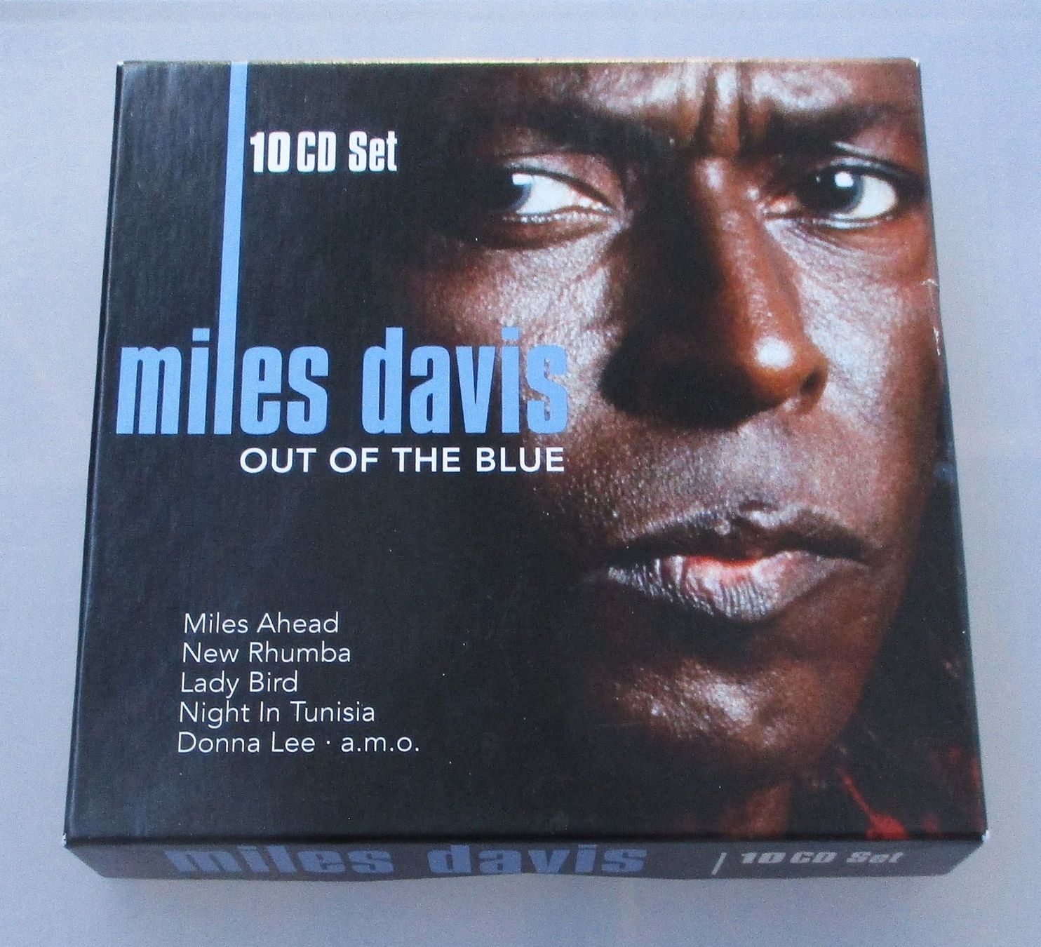 MILES DAVIS - Out Of The Blue - 10-CD Box (Gebraucht) in Wattwil für ...