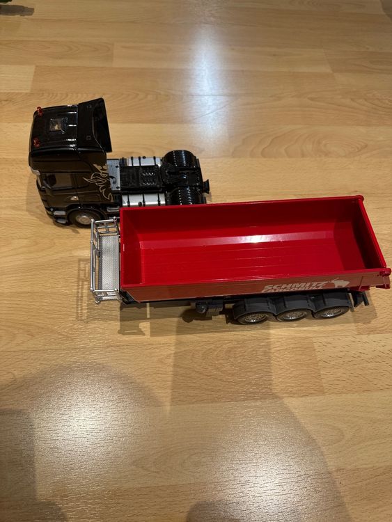 Scania LKW Siku Control 32 mit Kippmulde Schmitz Cargobull A (Gebraucht) in Obergerlafingen für ...