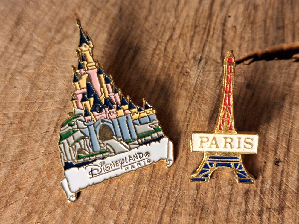 SEHR*SCHÖNE,*2er*LOT*DISNEY/PARIS*PINS* | Kaufen auf Ricardo