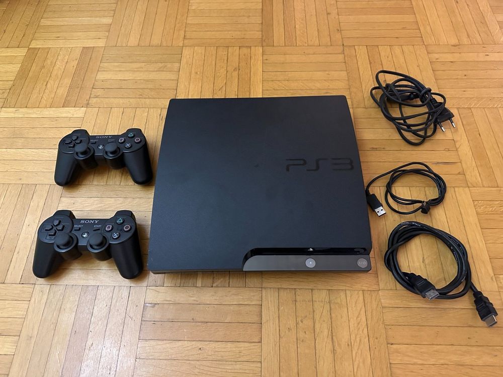PS3 (mit defektem CD-ROM Laufwerk) inkl. 3 Controller | Kaufen auf Ricardo
