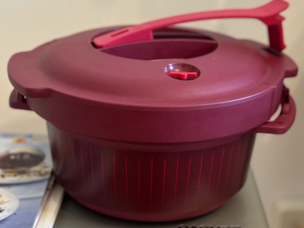 Autocuiseur Tupperware Rouge 20cm Excellent État | Kaufen auf Ricardo