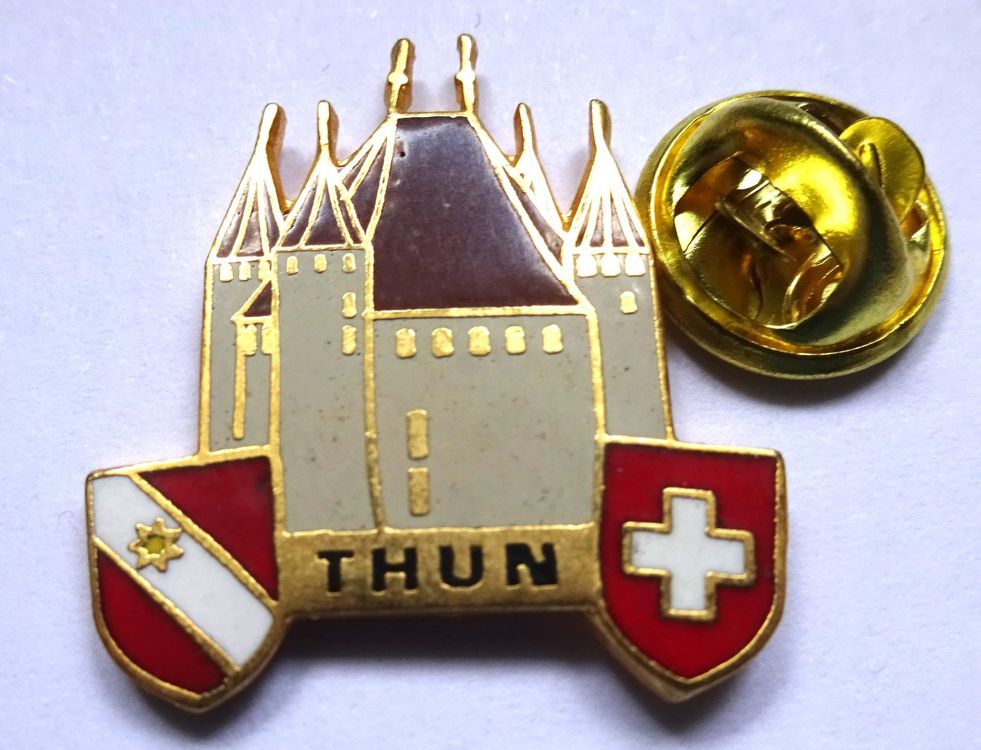 Pin Schloss Thun (Gebraucht) in Utzenstorf für CHF 1 – mit Lieferung auf Ricardo kaufen