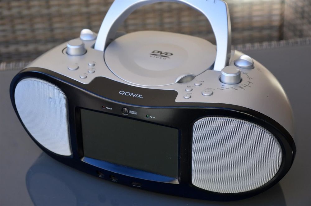 Qonix RDA-4478 Radio/DVD player/USB/SD (Gebraucht) in Collonges für CHF ...